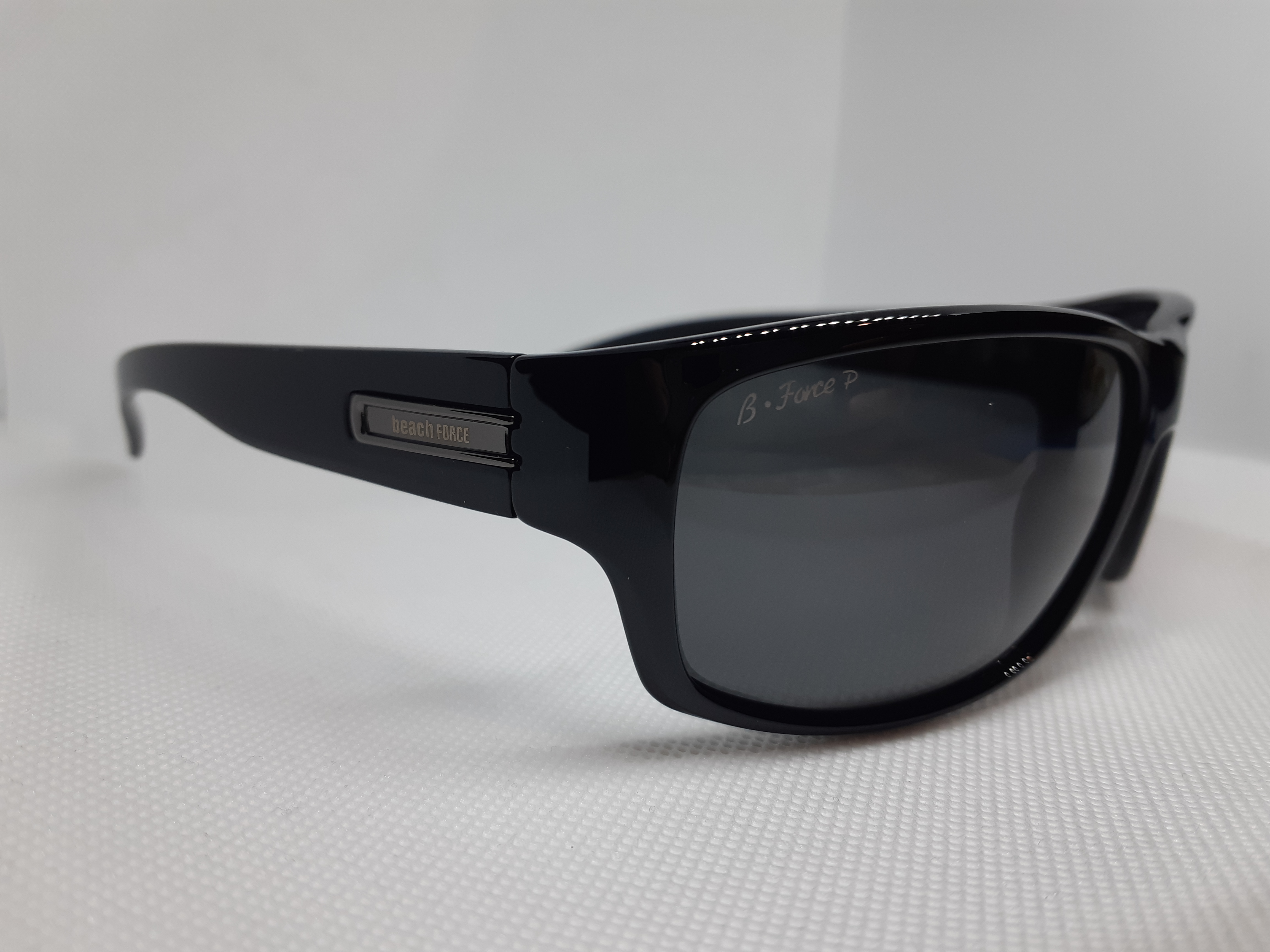 Онлайн оптика - Слънчеви очила Beach Force BF1822